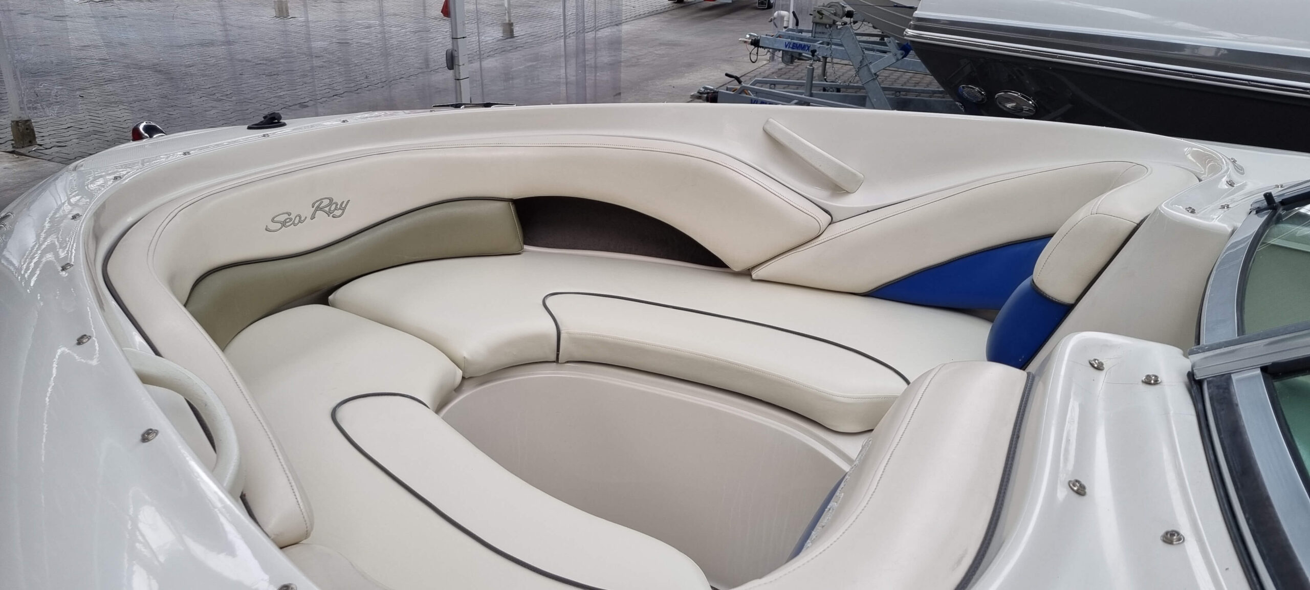 Sea Ray 220 Select | Boatingplaza